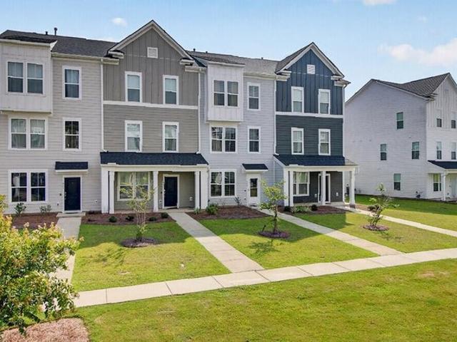 861 Recess Point Dr, Moncks Corner, SC 29461