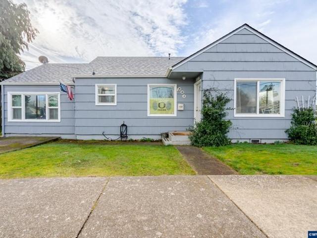 861 W 10th Ave, Junction City, OR 97448