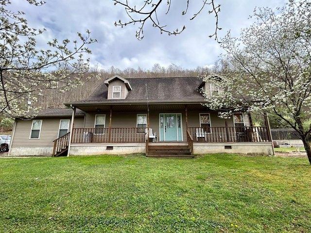 861 Tackett Br, Hagerhill, KY 41222