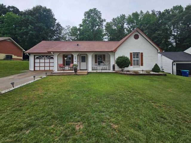 8625 Garvey Dr, Fairburn, GA 30213