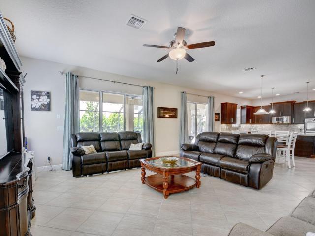 8625 Wellington View Dr, Royal Palm Beach, FL 33411 | MLS #R10985