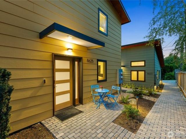 8625 30th Ave SW, Seattle, WA 98126