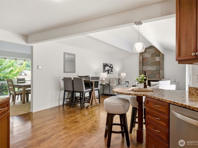 8626 NE 26th Place