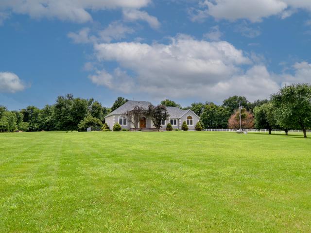 8626 W Farm Road 64
