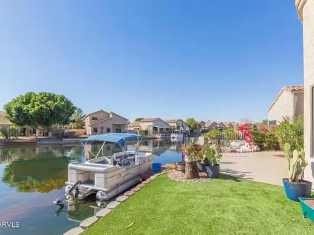 8627 W MAUNA LOA LN, PEORIA, AZ 85381 Single Family Residence.