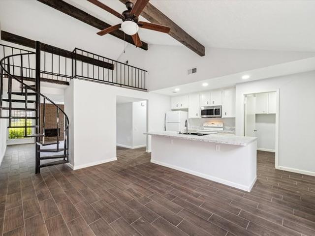 8628 Maplecrest Dr, Houston, TX 77099