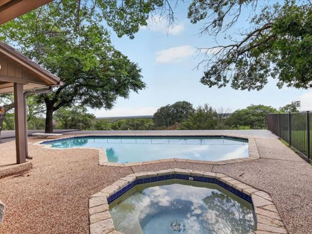 8628 Stonewood Dr, Fort Worth, TX 76179
