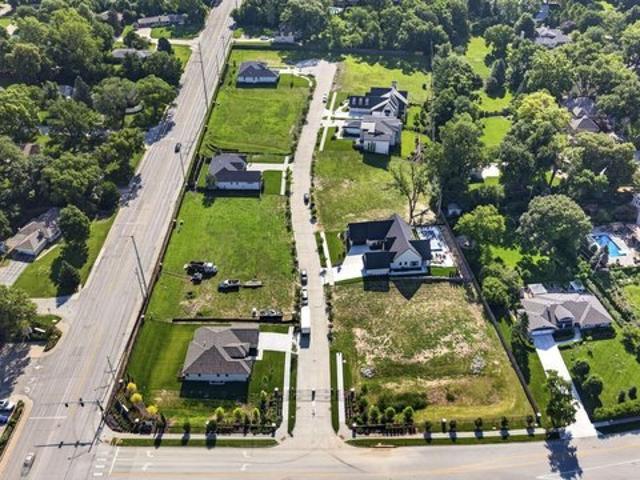 8629 Loveland Estates Ct, Omaha, NE 68124