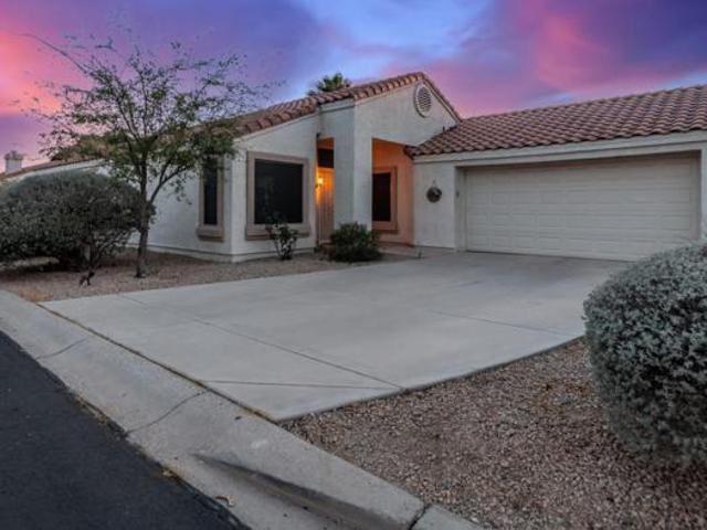 8629 W Maui Ln, Peoria, AZ 85381