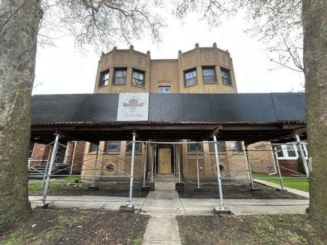8620 S Drexel Ave, Chicago, IL 60619