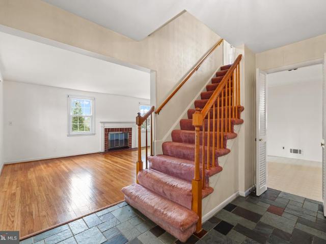 8620 Valleyfield Road