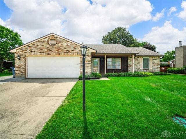 8621 Emeraldgate Dr, Huber Heights, OH 45424