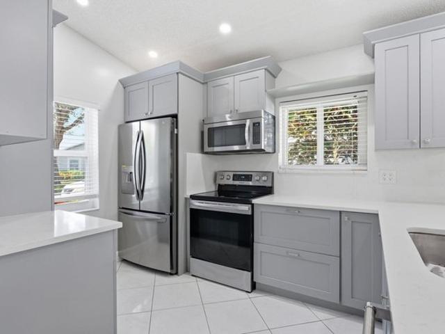 8621 Jasmine Way, Boca Raton, FL 33496