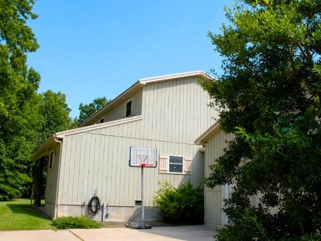 8622 N Cherryville Lane