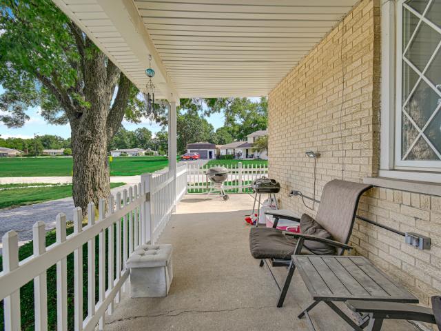 8622 W 90th Place