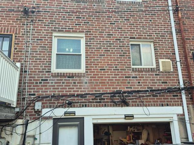 8623 Gillespie Street