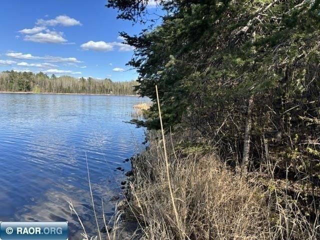 8623 Labrador Ct, Mount Iron, MN 55768