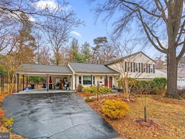 8623 Wild Olive Dr, Potomac, MD 20854