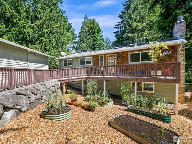 862 E Douglas Ave, Bellingham, WA 98229