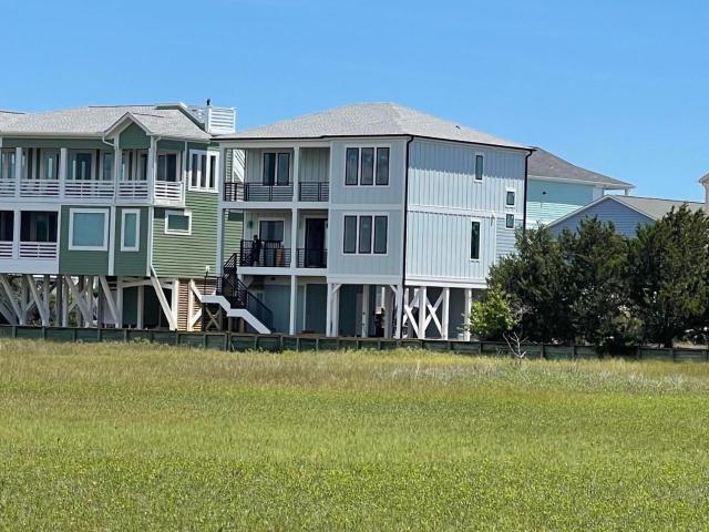 862 Ocean Boulevard W