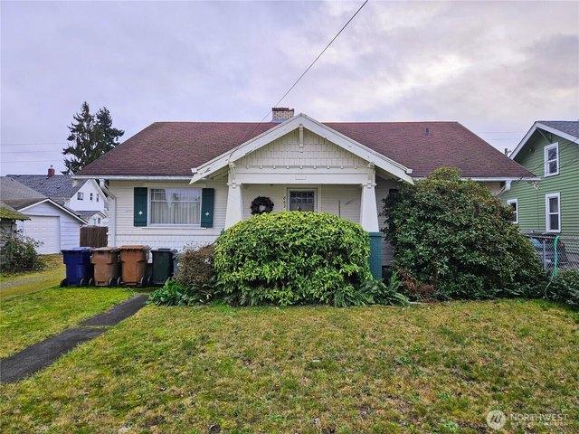 862 S 39th St, Tacoma, WA 98418