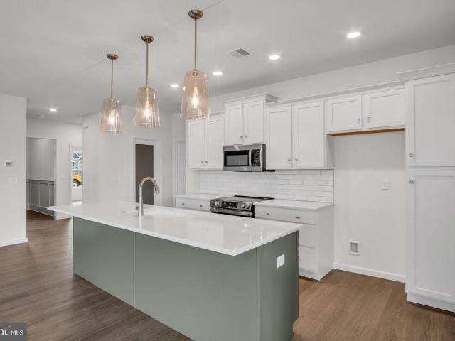 862 Shadowbrooke Drive