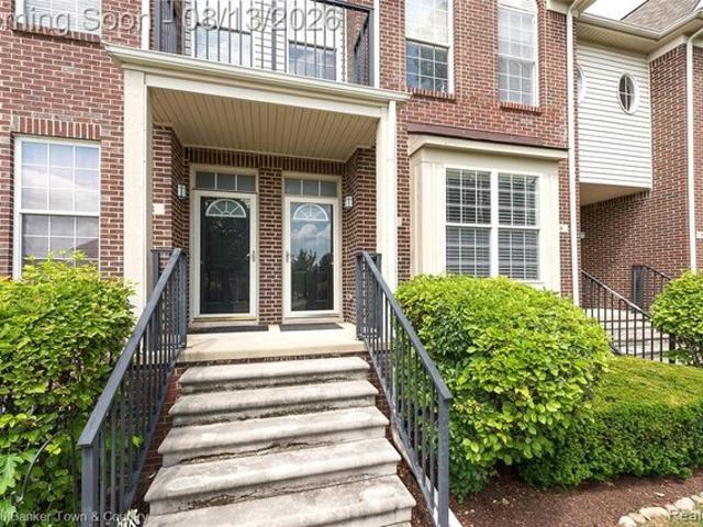 862 Summerfield Dr, Westland, MI 48185