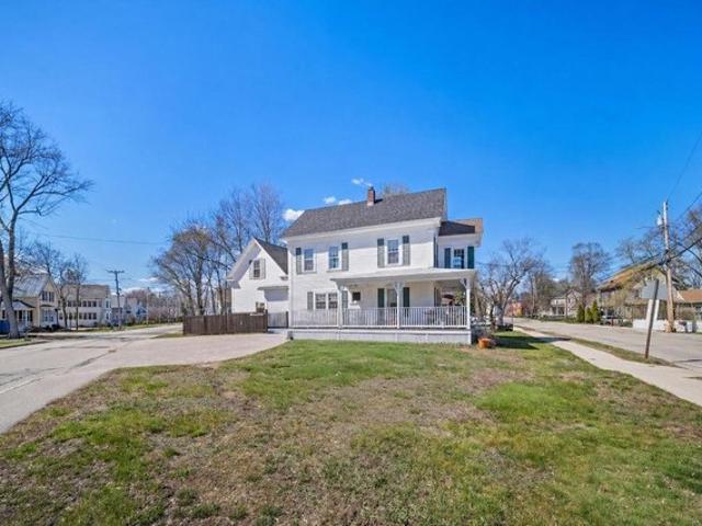 862 Portland St, Rochester, NH 03868