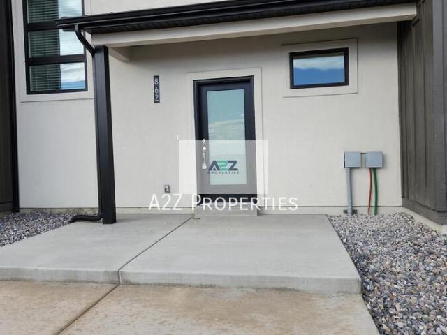862 W 480 South 1, 3 beds, 2 full and 1 half baths