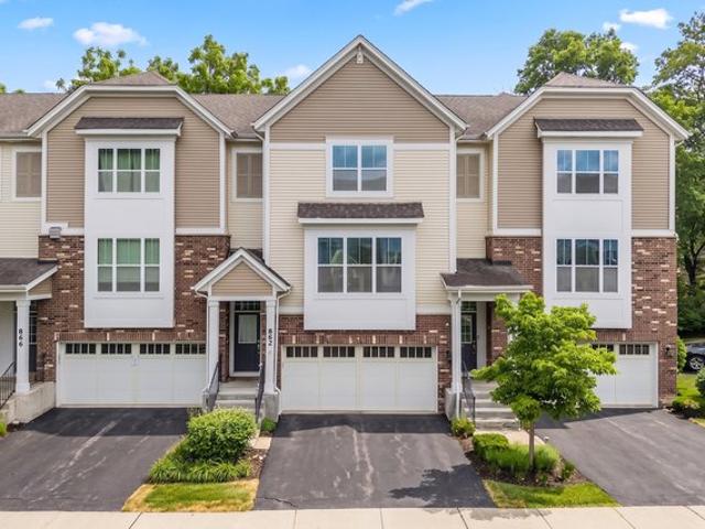 862 W Chase Ln, Palatine, IL 60067