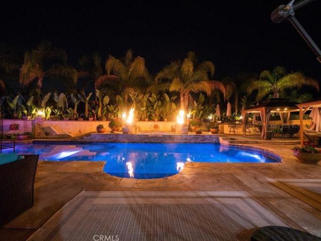 8634 Edelweiss Dr, Corona, CA 92883