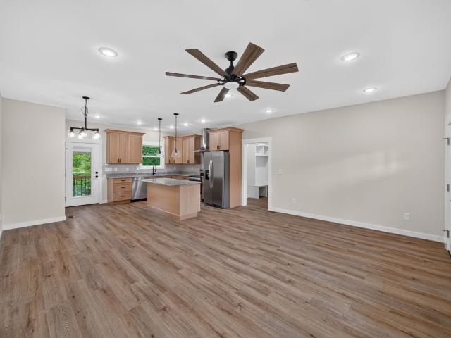8634 Holmes Creek Rd