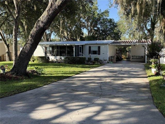 8634 Treasure Island Rd, Leesburg, FL 34788
