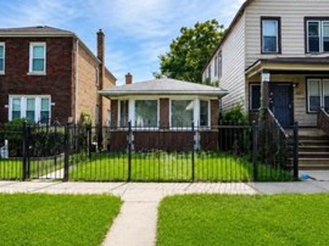 8635 S Burnham Ave, Chicago, IL 60617