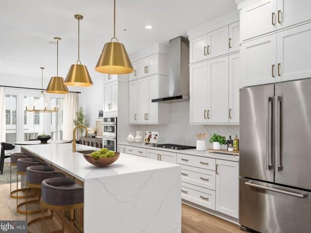 8636 Erdem Pl, Chevy Chase, MD 20815