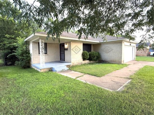 8636 Greenmound Ave, Dallas, TX 75227