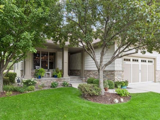 8636 Lake Riley Dr, Chanhassen, MN 55317