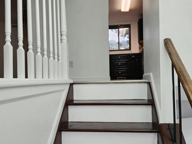 8636 Running Fox Cir