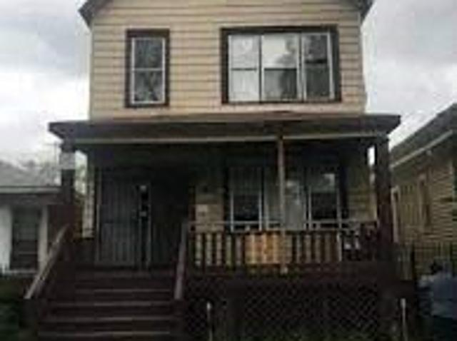 8637 South Burnham Avenue 3 Bedrooms, 1 Bathroom