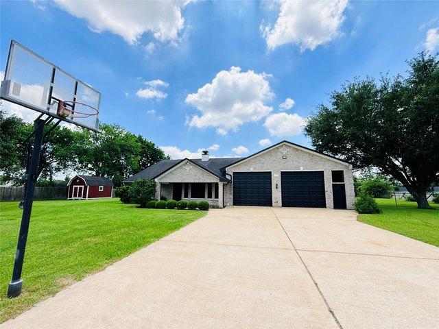 8638 Catalina Ln, Houston, TX 77075