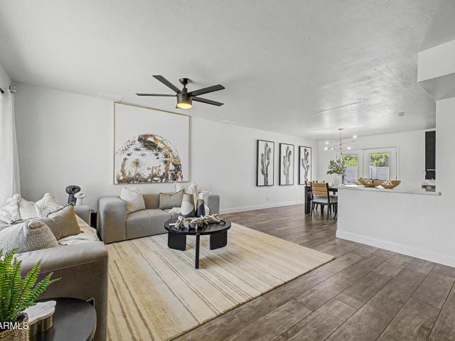 8638 e valley view road