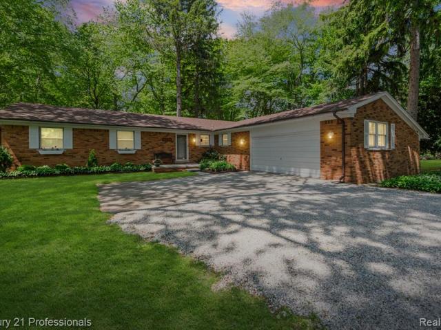 8638 Stone Road