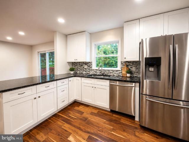 8639 Hayshed Lane