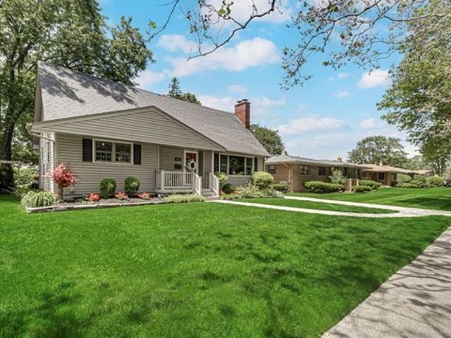 8630 Hohman Ave, Munster, IN 46321