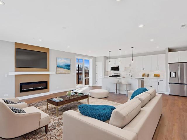 8631 W Grand Avenue # 4W