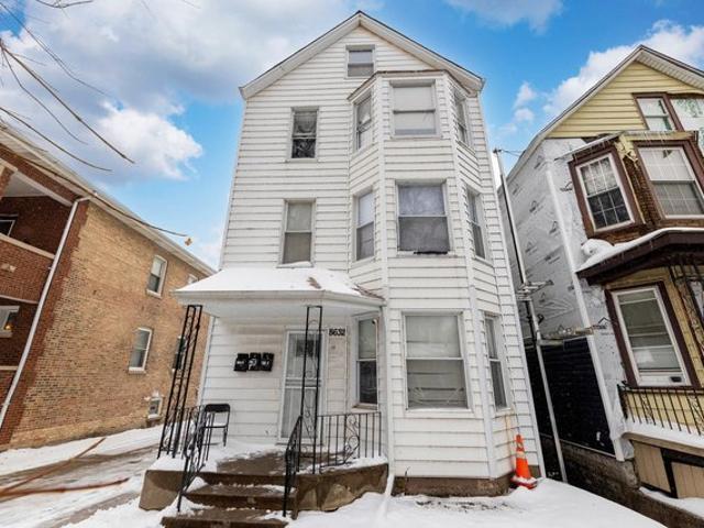 8632 S Escanaba Ave, Chicago, IL 60617
