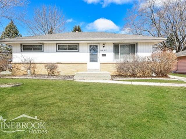 8632 W Douglas Ave 3/2 886 sqft