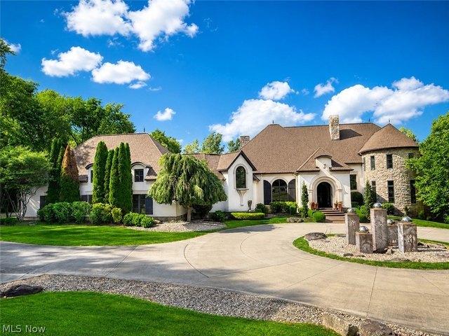 8633 Fulton Dr NW, Massillon, OH 44646