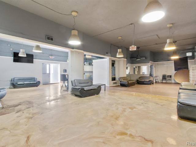 8633 Southfield Road