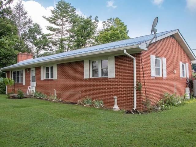 863V I Ranch Rd, Bristol, TN 37620